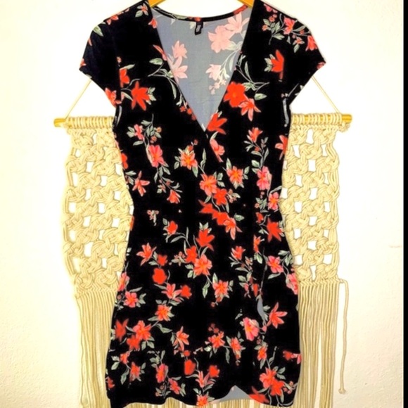 Divided | Dresses | Hm Divided Floral Mini Dress | Poshmark